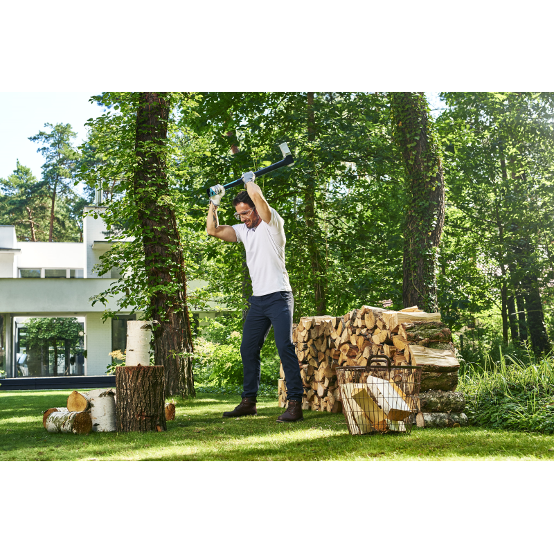 A splitting axe designed for medium-sized tree trunks